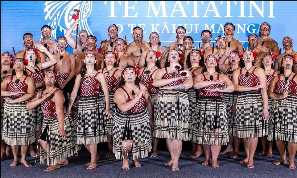 Te tau ihu rōpu; Kia Nga Wari - Garin College